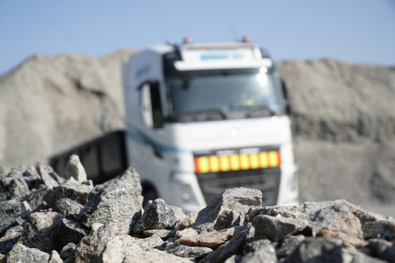 Maa-aines hinta – maa- ja kiviainekset Kuljetuspolarilta.